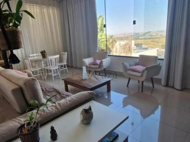 Oportunidade Casa em Condomínio Urbanova Condomínio Residencial Jaguary 5 Suítes 352m²