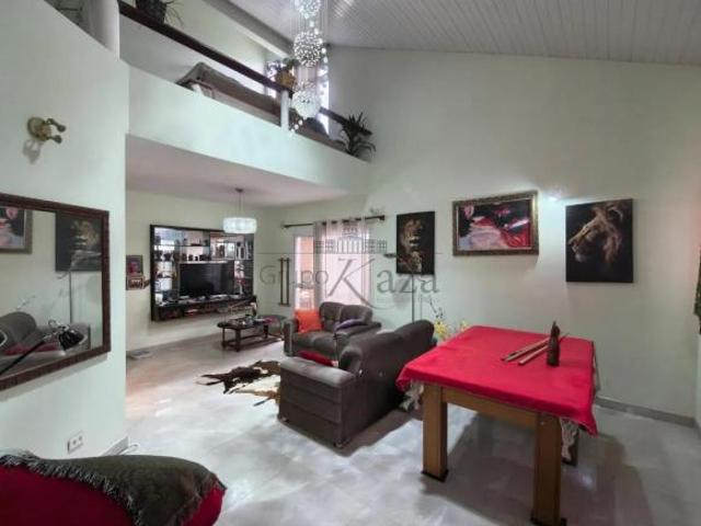 Oportunidade Casa em Condomínio Urbanova Floradas da Serra 4 Dormitórios 250m²