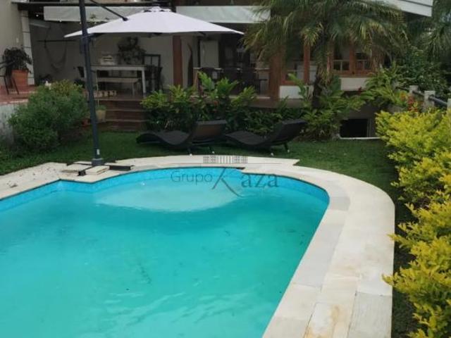 Oportunidade Casa em Condomínio Urbanova Residencial Altos da Serra I 4 Dormitórios 340m²