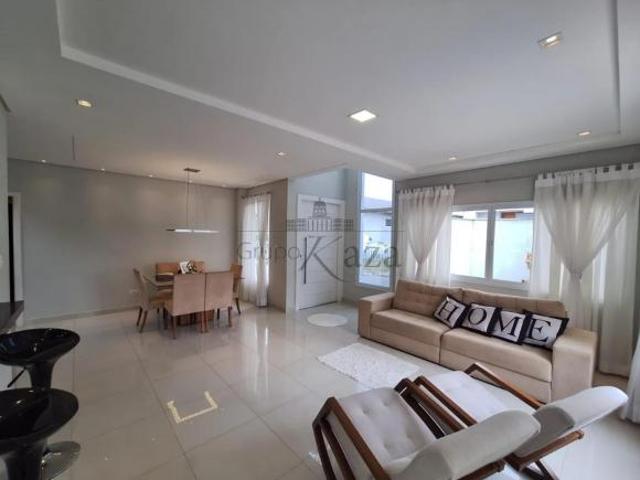 Oportunidade Casa em Condomínio Urbanova Residencial Floradas da Serra 5 Suítes 256,67m²