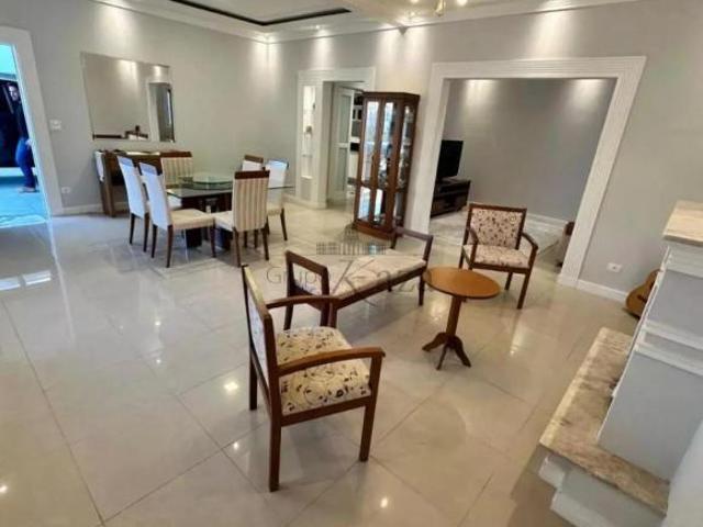 Oportunidade Casa em Condomínio Villa Branca Residencial Villa Branca I 3 Dormitórios 300m