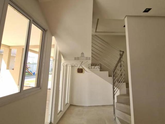 Oportunidade Casa em Condomínio Village Iris Jardim Paulistano 3 Dormitórios 124m²
