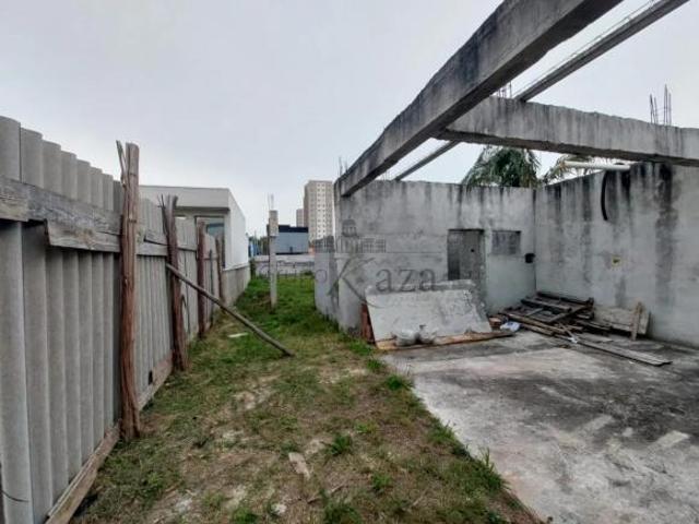 Oportunidade Casa em construção em Condomínio Jardim Jacinto Condomínio Bo
