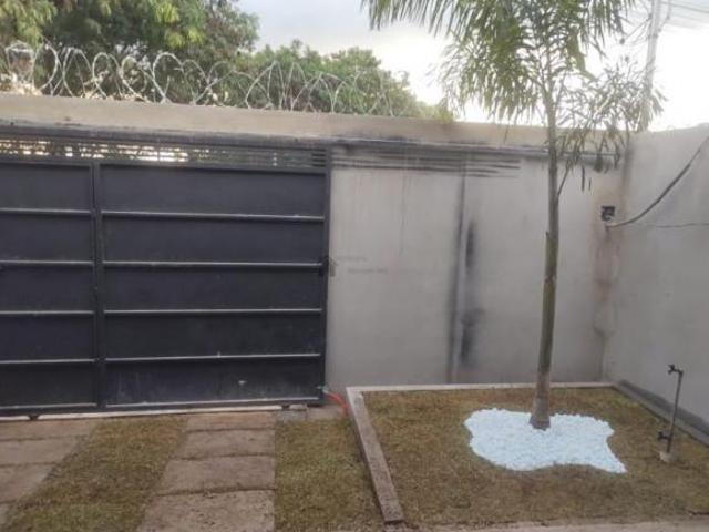 OPORTUNIDADE! CASA GEMINADA A VENDA LOCALIZADA NO BAIRRO BOM REPOUSO