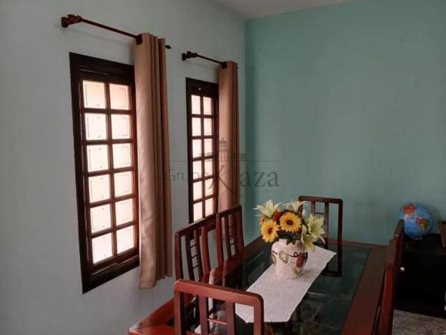Oportunidade Casa Jacareí Jardim Santa Maria 3 Dormitórios 166,05m²