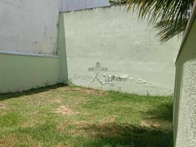 Vila Branca Casa 2 Dormitórios 175m²