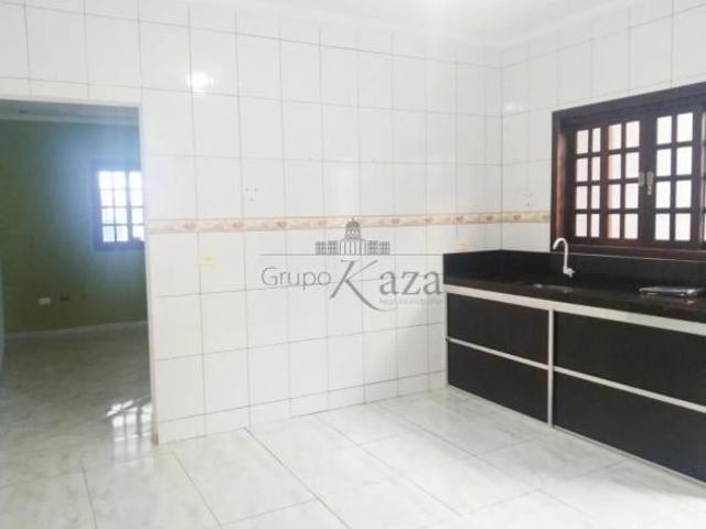 Oportunidade Casa Jardim Colonial 2 Dormitórios 65m²
