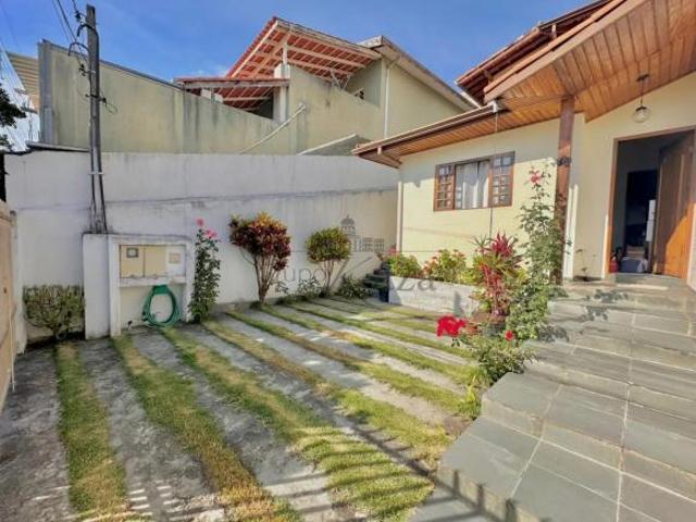 Oportunidade Casa Jardim das Industrias 3 Dormitórios 155m²