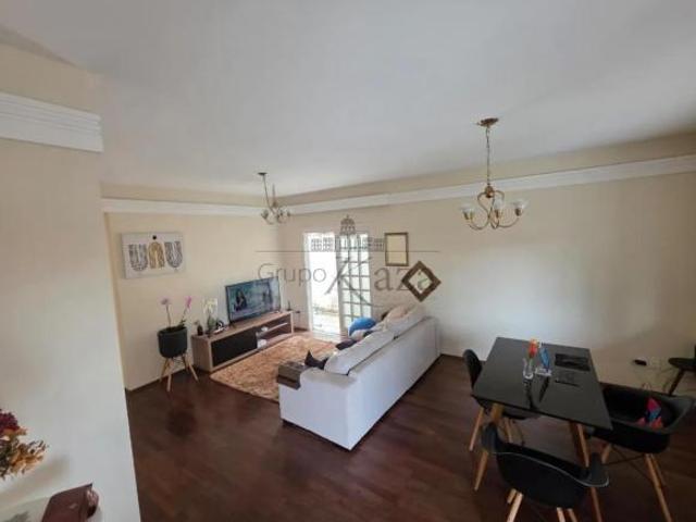 Oportunidade Casa Jardim das Industrias 4 Dormitórios 144m²