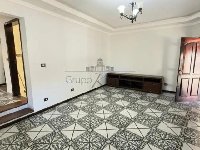 Oportunidade Casa Jardim das Indústrias 4 Dormitórios 200m²