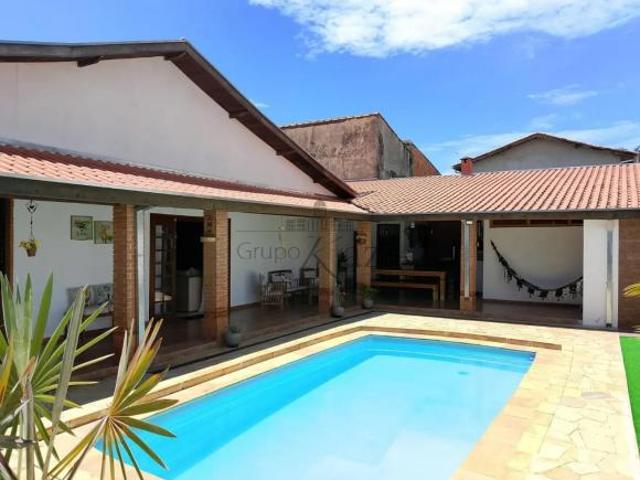 Oportunidade Casa Jardim das Indústrias 4 Dormitórios 286,68m²