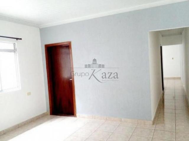 Oportunidade Casa Jardim Esper Jacareí 2 Dormitórios 163m²