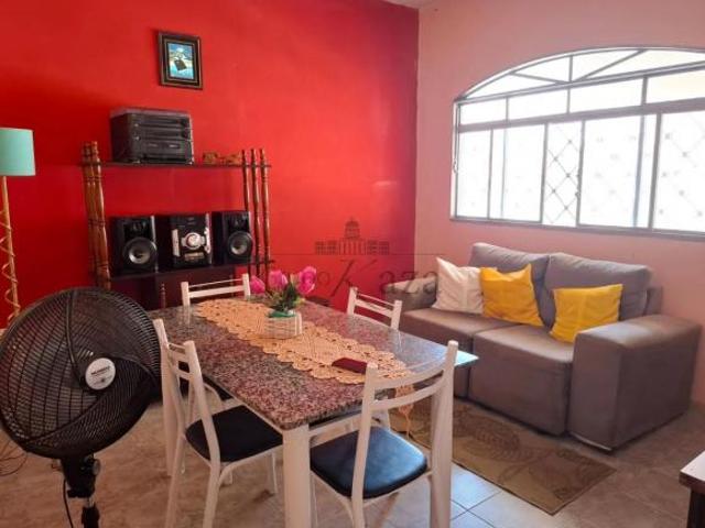 Oportunidade Casa Jardim Ismênia 2 Dormitórios 88m²