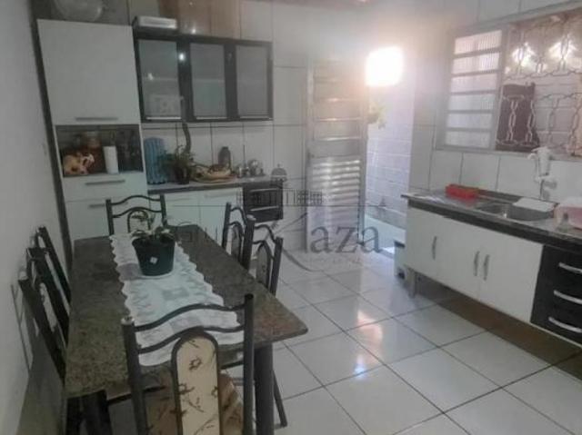 Oportunidade Casa Jardim Ismênia 3 Dormitórios 225m²