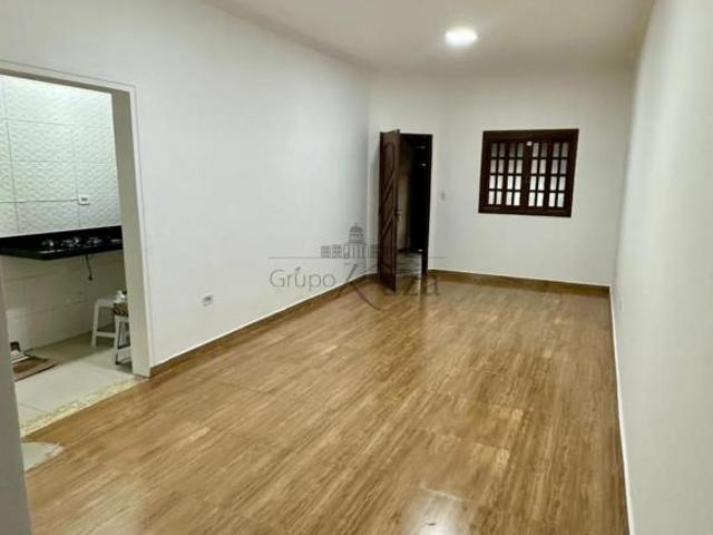 Oportunidade Casa Jardim Santa Inês III 2 Dormitórios 101m²