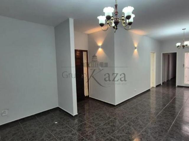 Oportunidade Casa Jardim Santa Maria Jacareí 3 Dormitórios 187m²