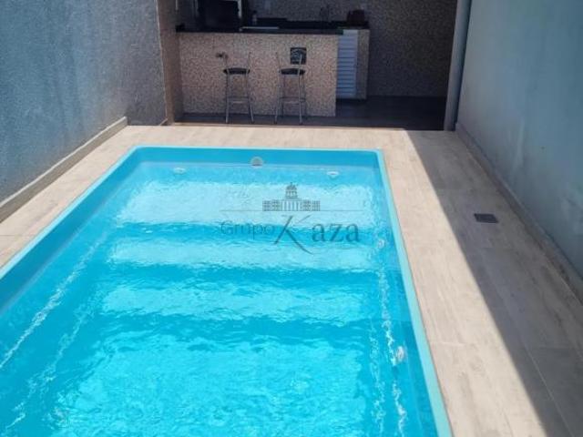 Oportunidade Casa Jardim terras de São João 3 Dormitórios 125m²