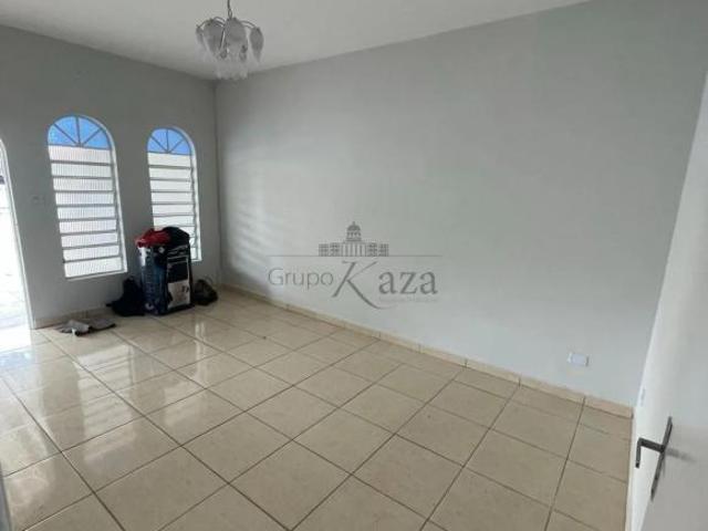 Oportunidade Casa Jardim Valparaíba 3 Dormitórios 200m²