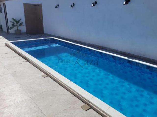 Oportunidade Casa Loteamento Santa Edwiges 2 Dormitórios 180m²