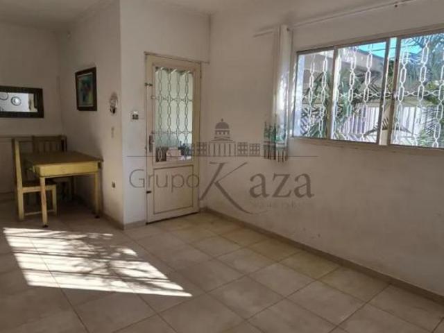 Oportunidade Casa Loteamento Villa Branca 3 Dormitórios 117m²