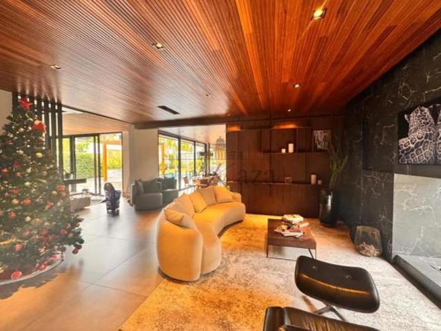 Oportunidade Casa moderna Reserva do Paratehy 4 Dormitórios 560m² PORTEIRA FECHADA!