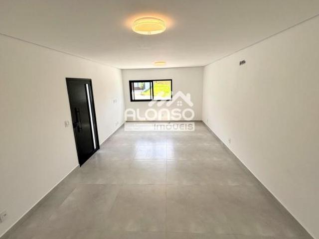 OPORTUNIDADE: CASA NOVA EM CONDOMÍNIO FECHADO !