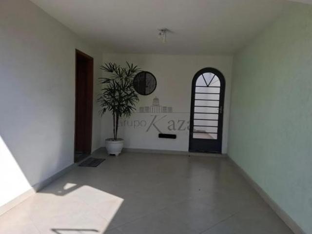 Oportunidade Casa Padrão 3 Dormitórios 90,22²
