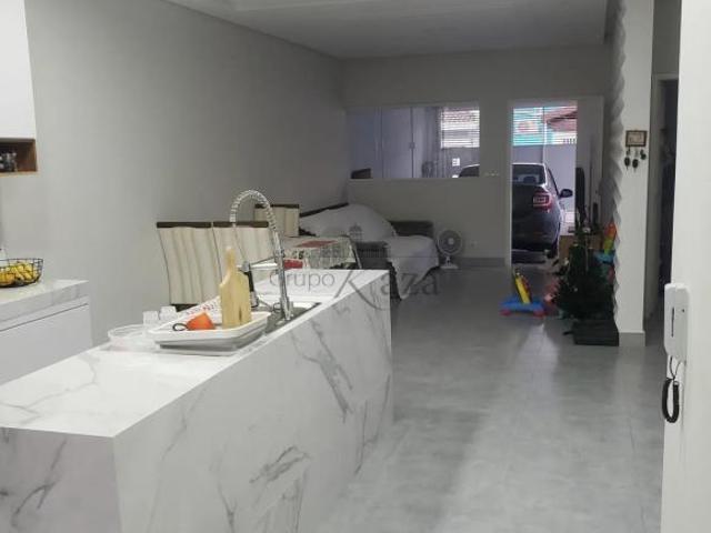Oportunidade Casa Padrão Vila Branca Jacareí 3 Dormitórios 140m²