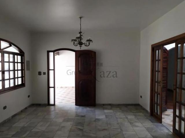 Oportunidade Casa Parque Brasil Jacareí 5 Dormitórios 239m²