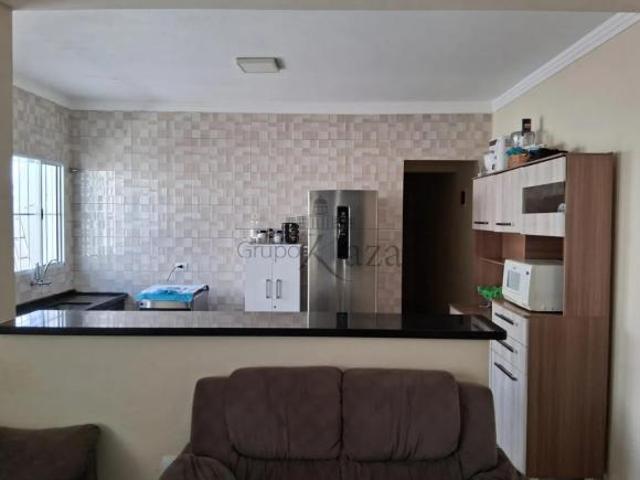 Oportunidade Casa Parque dos Príncipes 2 Dormitórios 110m²