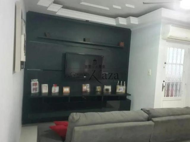 Oportunidade Casa Parque dos Príncipes Jacareí 2 Dormitórios 102m²