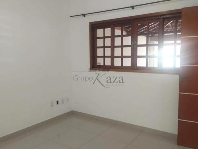Oportunidade Casa Parque Industrial 3 Dormitórios sendo uma suíte 131m²