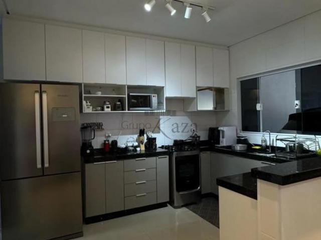 Oportunidade Casa Portal dos Pássaros 3 Dormitórios 175m²