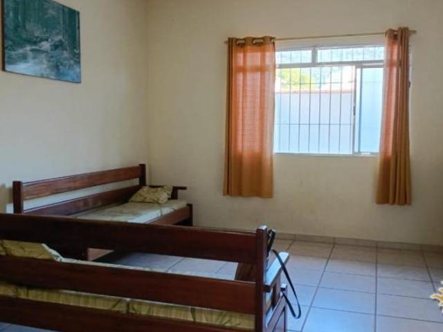 Oportunidade casa próxima do centro: com 02 dorms, 01 suíte, com escritura definitiva !