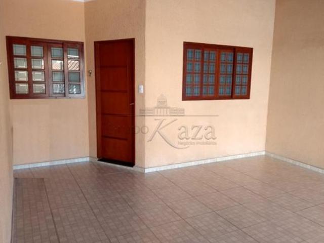 Oportunidade Casa Residencial União 3 Dormitórios 80m²