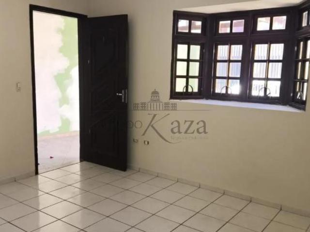Oportunidade Casa Residencial Bosque dos Ipês 2 Dormitórios 171,93m²