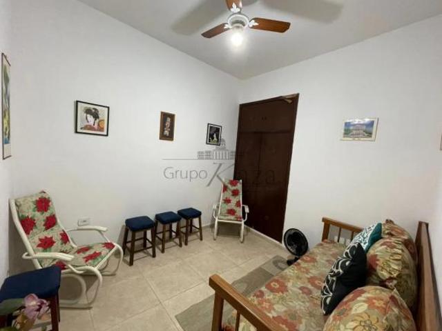 Oportunidade Casa Residencial Centro Jacareí 4 Dormitórios 122m²