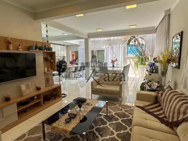 Oportunidade Casa Residencial Golden Park Jacareí 4 dormitórios 300m²