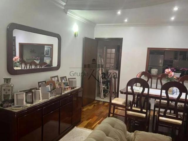 Oportunidade Casa Residencial Jardim São José 2 Suítes 200m². Estuda permuta