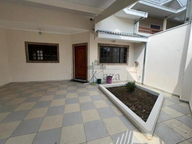 Oportunidade Casa Residencial Santa Paula Jacareí 3 Dormitórios 160m²