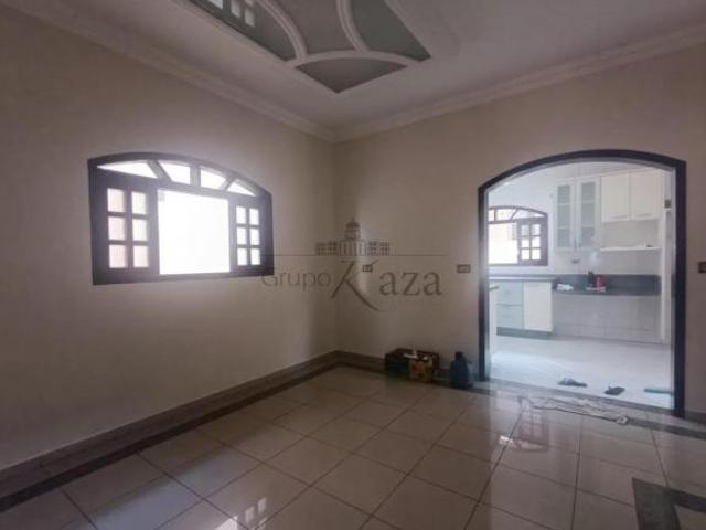 Oportunidade Casa Sobrado Novo Horizonte 4 Dormitórios 156m²