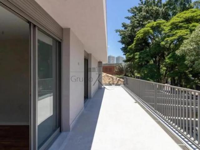 Oportunidade Casa Sobrado Alto de Pinheiros 4 Suítes 371m²