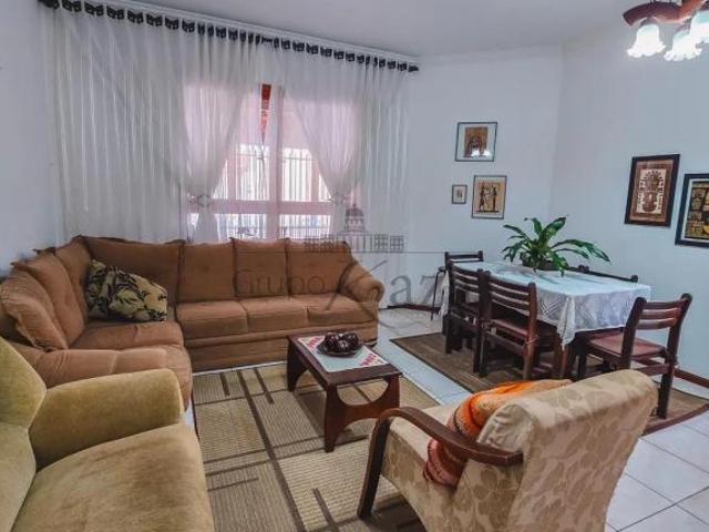 Oportunidade Casa Sobrado Bosque dos Eucaliptos 4 Dormitórios 125m²