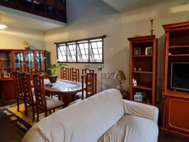 Oportunidade Casa Sobrado Bosque dos Eucaliptos 4 Dormitórios 368,90m²
