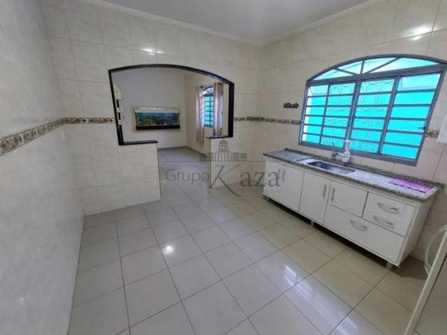 Oportunidade Casa Sobrado Bosque dos Eucaliptos 3 Dormitórios 155m²