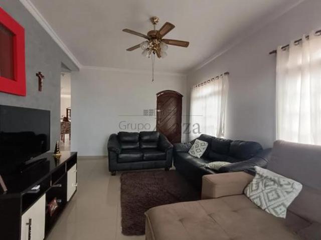 Oportunidade Casa Sobrado Bosque dos Eucaliptos 3 Dormitórios 180m²