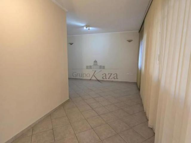 Oportunidade Casa Sobrado Bosque dos Eucaliptos 3 Dormitórios 120m²