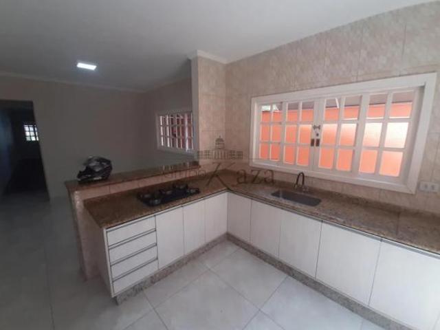 Oportunidade Casa sobrado Bosque dos Eucaliptos 3 Dormitórios 120m²
