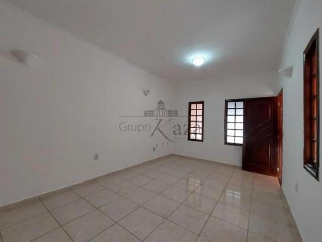 Oportunidade Casa Sobrado Bosque dos Eucaliptos 3 Dormitórios 125m²