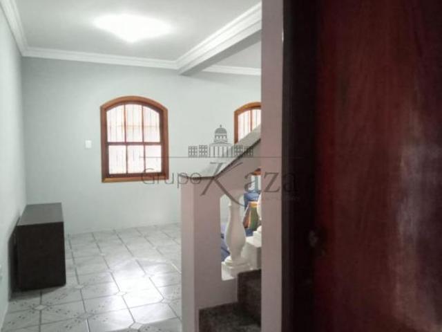 Oportunidade Casa Sobrado Bosque dos Eucaliptos 3 Dormitórios 250m²